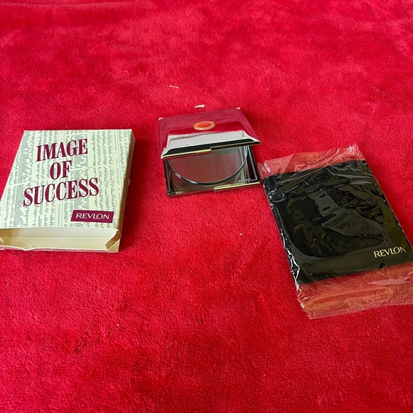 Revlon | Makeup | 99s Revlon Mirrior Red And Black Compact Mirror ...